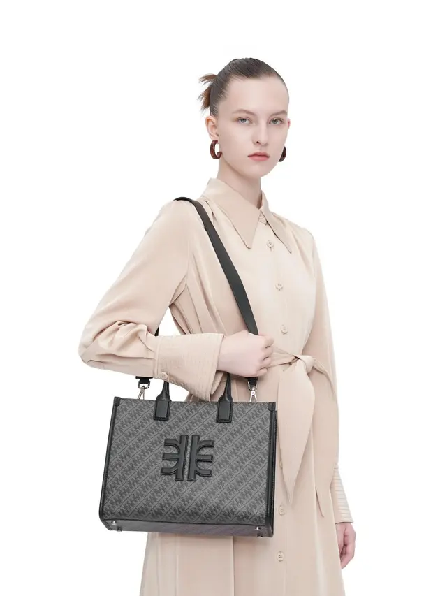 Brand Tas Pilihan Selebriti Hollywood yang Kini Tersedia di Urban Icon ...