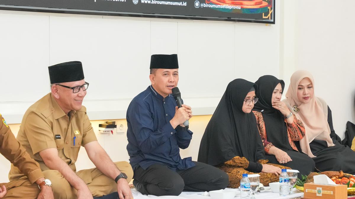 Pj Gubernur Sumut Agus Fatoni Disambut Acara Upa-Upa Usai Kembali Ibadah Umrah dari Tanah Suci ...