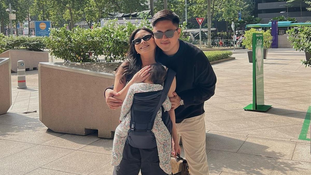 Potret Liburan Ashilla Bareng Keluarga Kecilnya di Malaysia, Negara ...