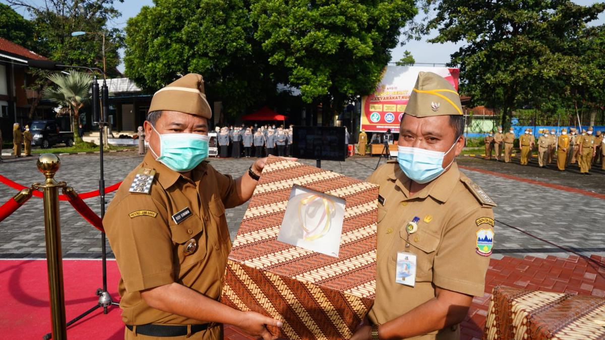 Bagikan Ribuan Kloset Gratis, Perang Pemda Garut Stop Buang Hajat ...