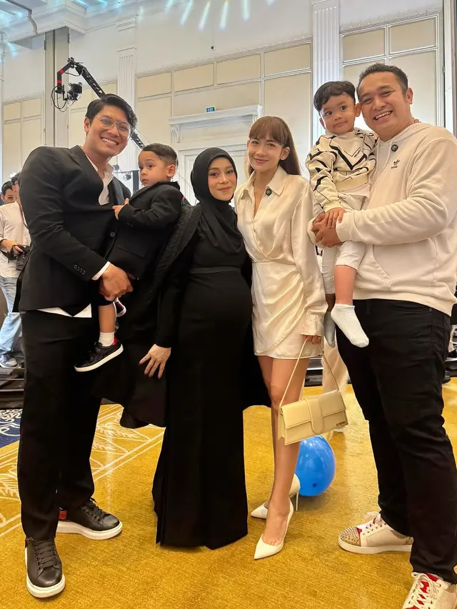 9 Potret Artis di Ultah ke-3 Levian Anak Lesti Kejora-Rizky Billar, Bertabur Bintang - Hot ...