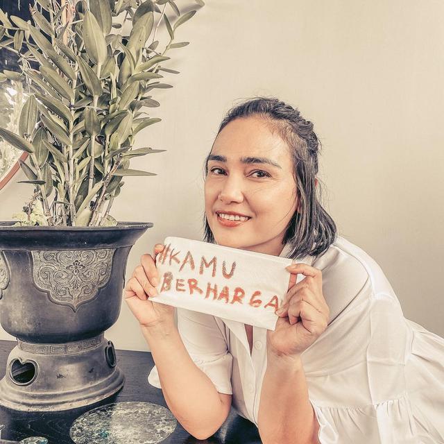 7 Potret Feby Febiola Usai Sembuh dari Kanker, Kulit Wajahnya Curi ...