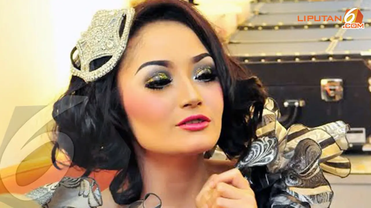 Foto Bugil Miripnya Beredar, Siti Badriah Di-bully di Twitter - ShowBiz Liputan6.com