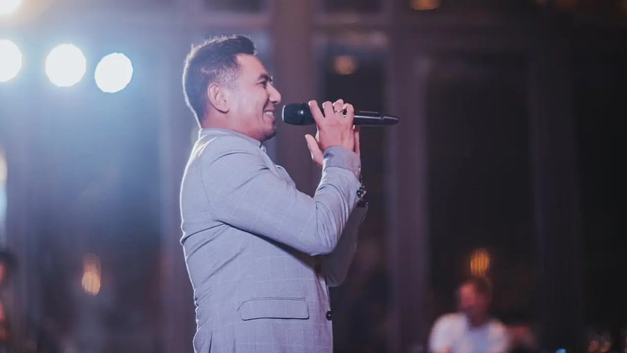 Lirik Lagu Merindumu, Single Terbaru dari Rio Febrian - ShowBiz ...