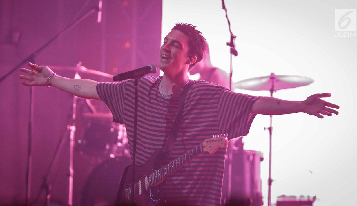 FOTO: Konser LANY Puaskan Para Fans Indonesia - Foto Liputan6.com