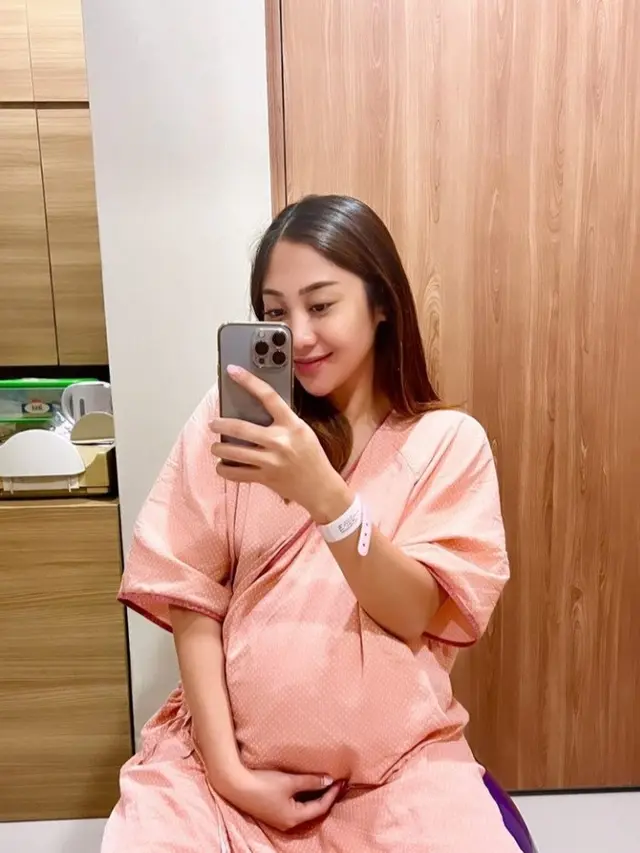 Winona Willy Melahirkan, Ini 7 Potret Perjalanan Kehamilan Adik Nikita ...