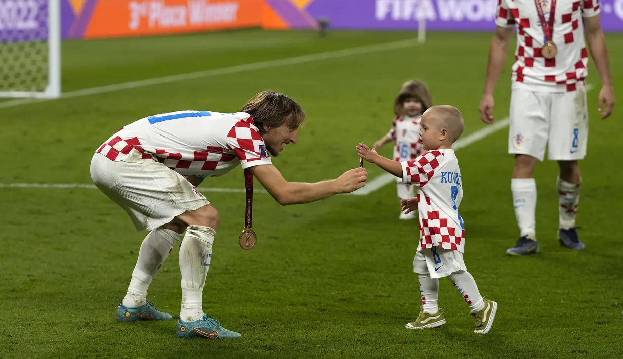 Foto: Momen Luka Modric Rayakan Kemenangan Bersama Anak-Anaknya saat ...