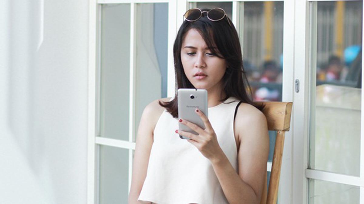 Jadi Orang Ketiga, Smartphone Bisa Jadi Alasanmu Putus Sama Pacar ...