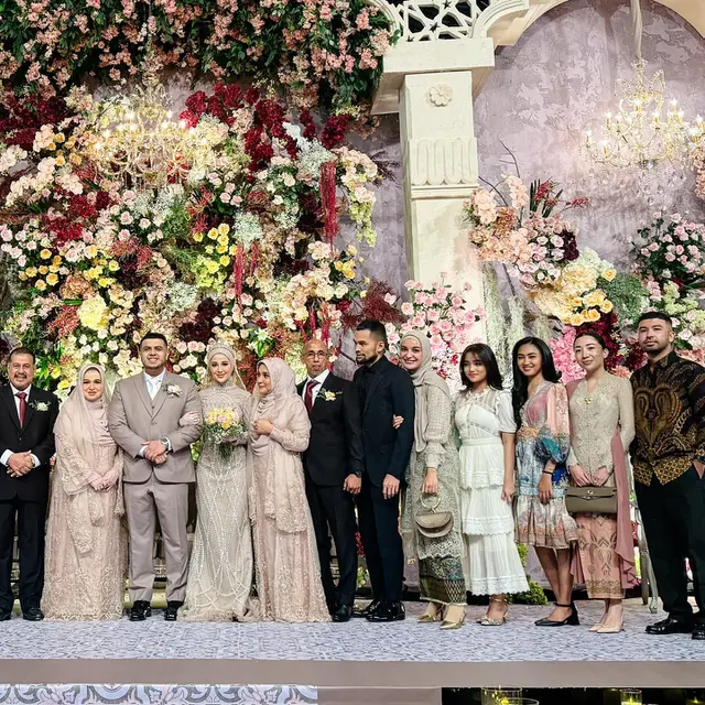 6 Potret Tamu Artis di Resepsi Yislam Jaidi Kakak Fadil Jaidi, Raffi Ahmad Turut Hadir - Hot ...