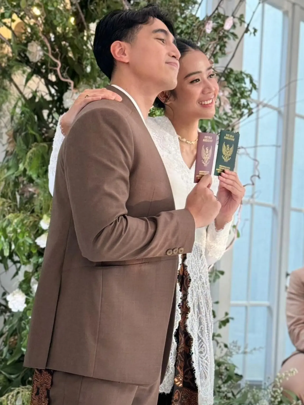 10 Momen Pernikahan Vadi Akbar Adik Vidi Aldiano, Sosok Istri Bukan ...