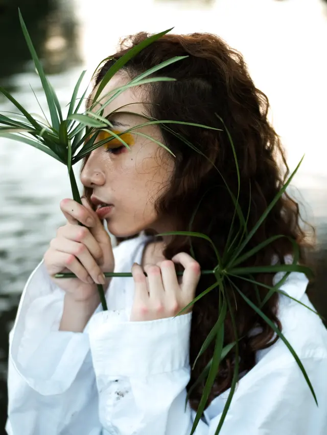 5 Zodiak yang Paling Rentan Terobsesi Pada Sang Mantan - Lifestyle ...