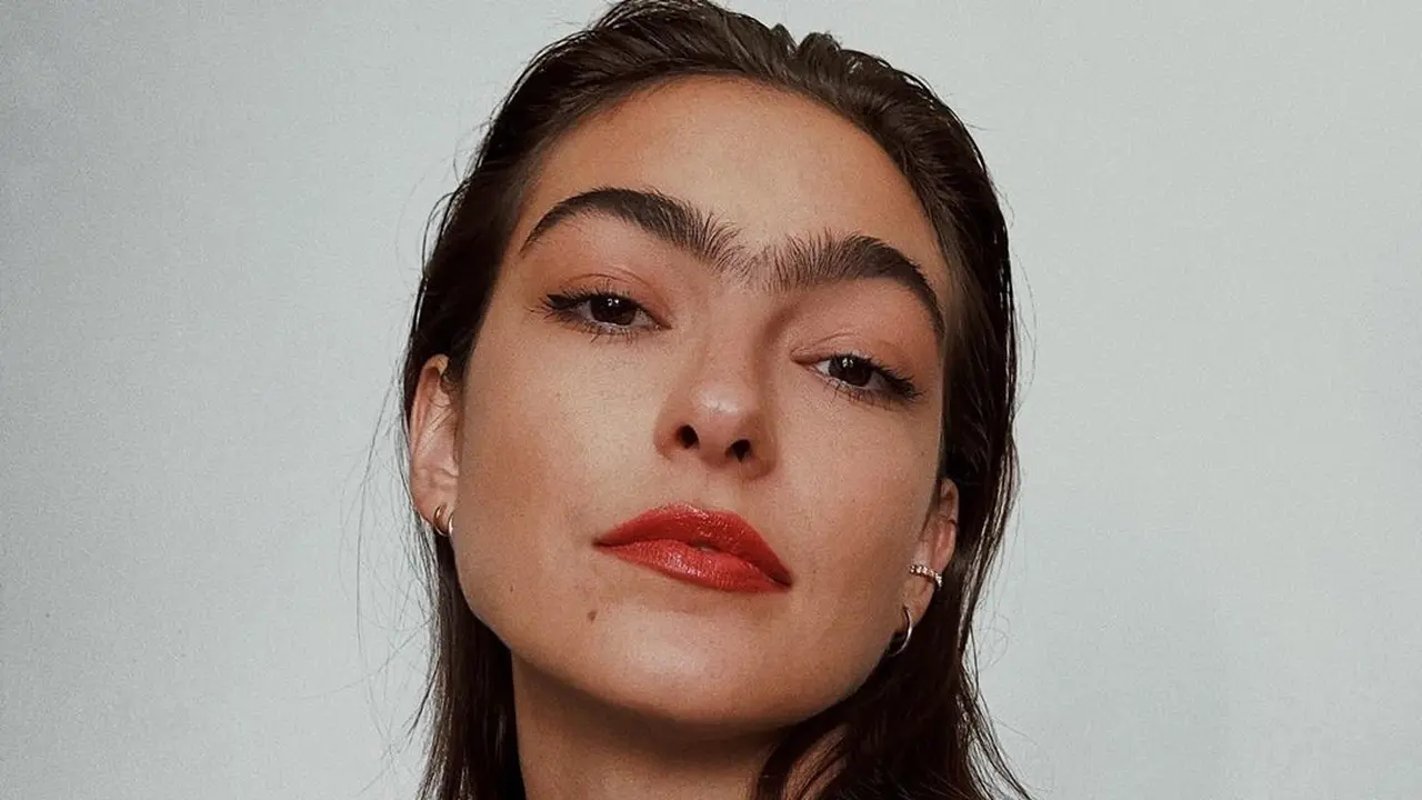 Orang dengan Alis Nyambung Punya Kepribadian Unik, Mitos atau Fakta ...