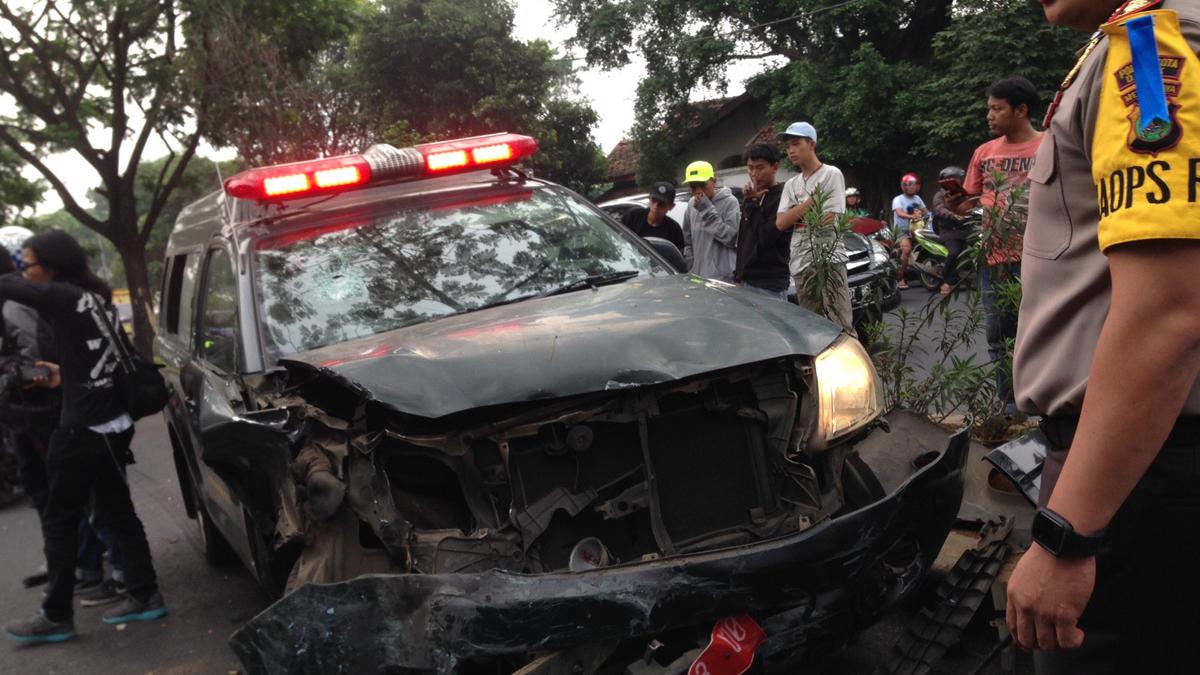 Kronologi Tahanan Kabur Bawa Lari Kendaraan Kejaksaan Depok - News ...