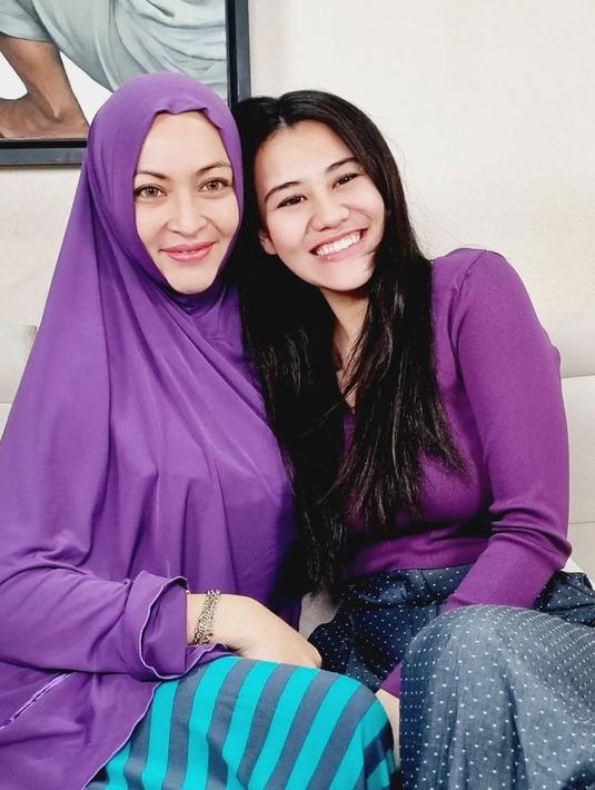Potret Keakraban Aaliyah Massaid Bersama Ibu Sambung - Photo Fimela.com