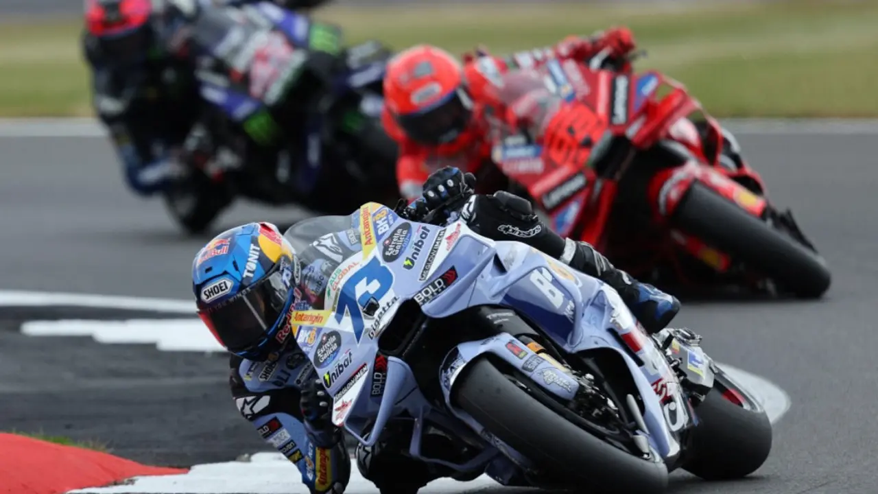 Hasil MotoGP Inggris 2025: Asapi Marc Marquez, Alex Marquez Juara Sprint Race - Bola Liputan6.com