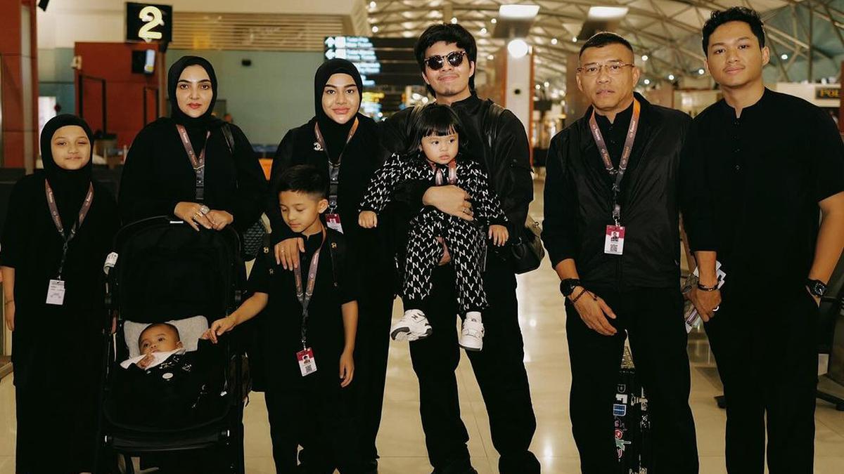 Potret Kompaknya Atta Halilintar Hingga Anang Hermansyah Pergi Umrah ...