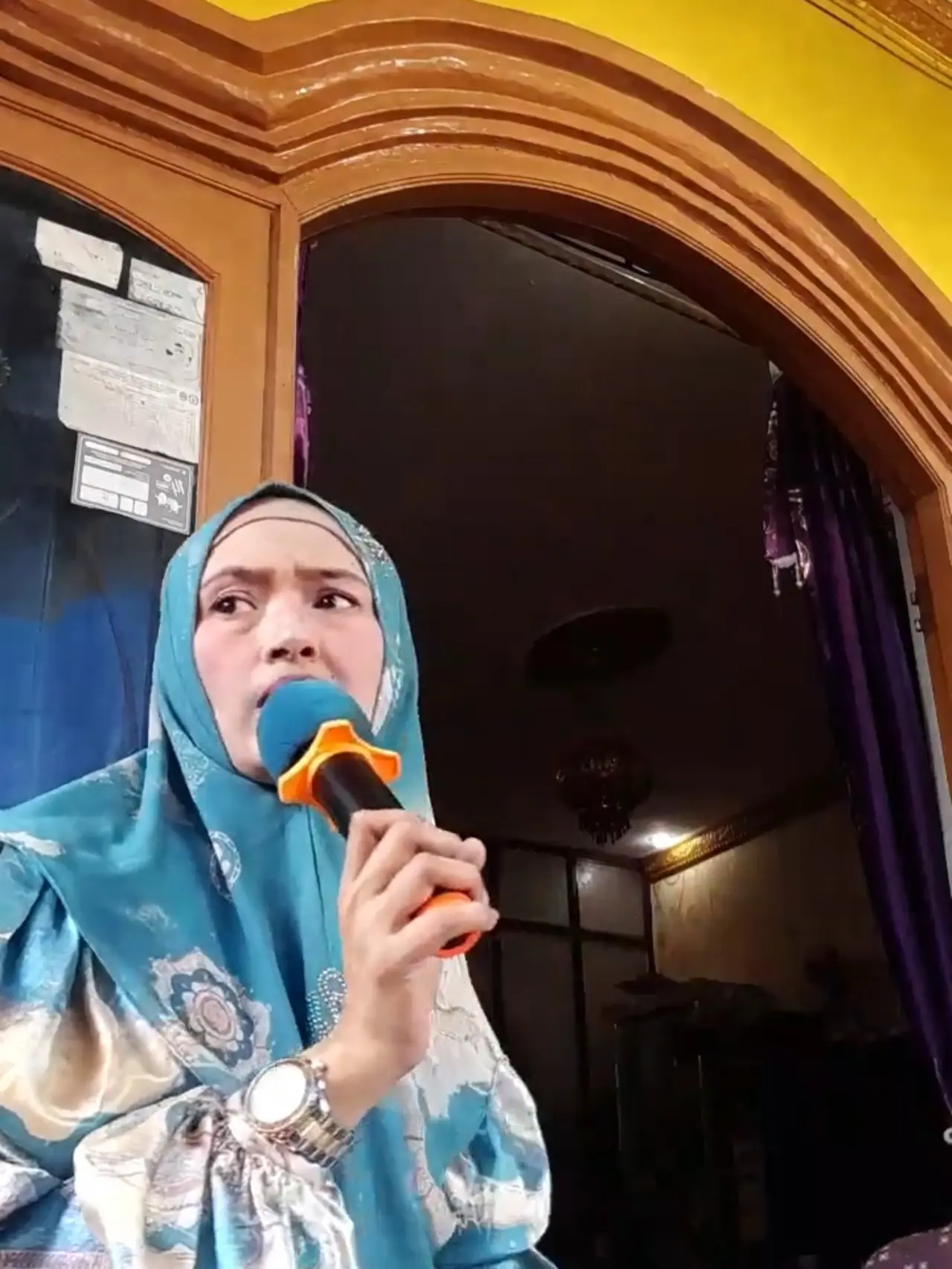 7 Potret Mega Aulia Kini Jadi Ustazah, Soroti Akting di “Tukang Bubur ...