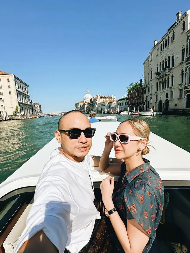 6 Potret BCL dan Tiko Aryawardhana Liburan ke Italia, Romantis Hingga Dikomentari Adik Ashraf ...