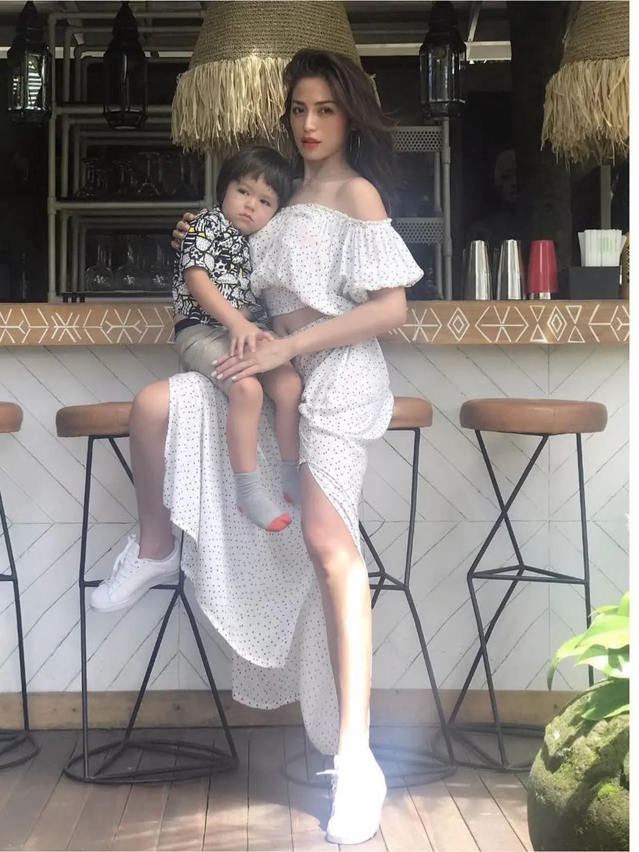 Gaya Jessica Iskandar Dari Tampilan Minimalis, Seksi Hingga Glamor ...