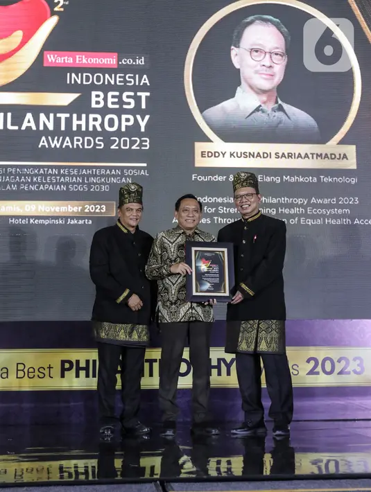 Pendiri Emtek Eddy Sariaatmadja Sabet Penghargaan Filantropi - Foto ...