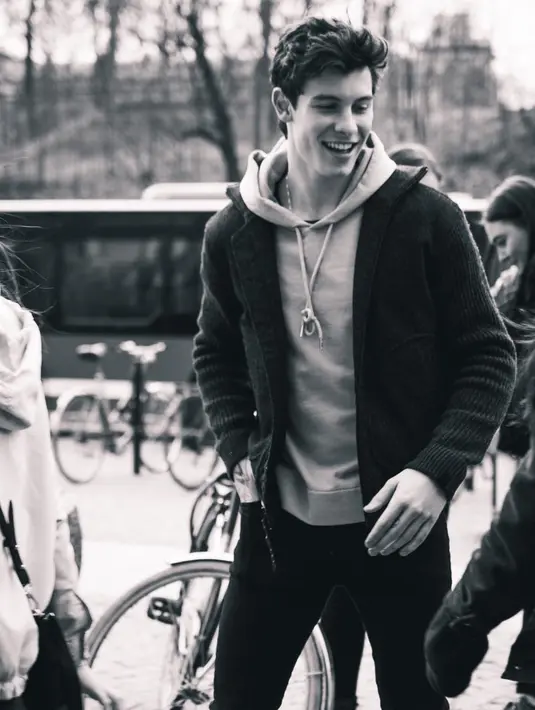 Shawn Mendes Buka Suara Soal Hubungan Justin Bieber dan Hailey Baldwin ...