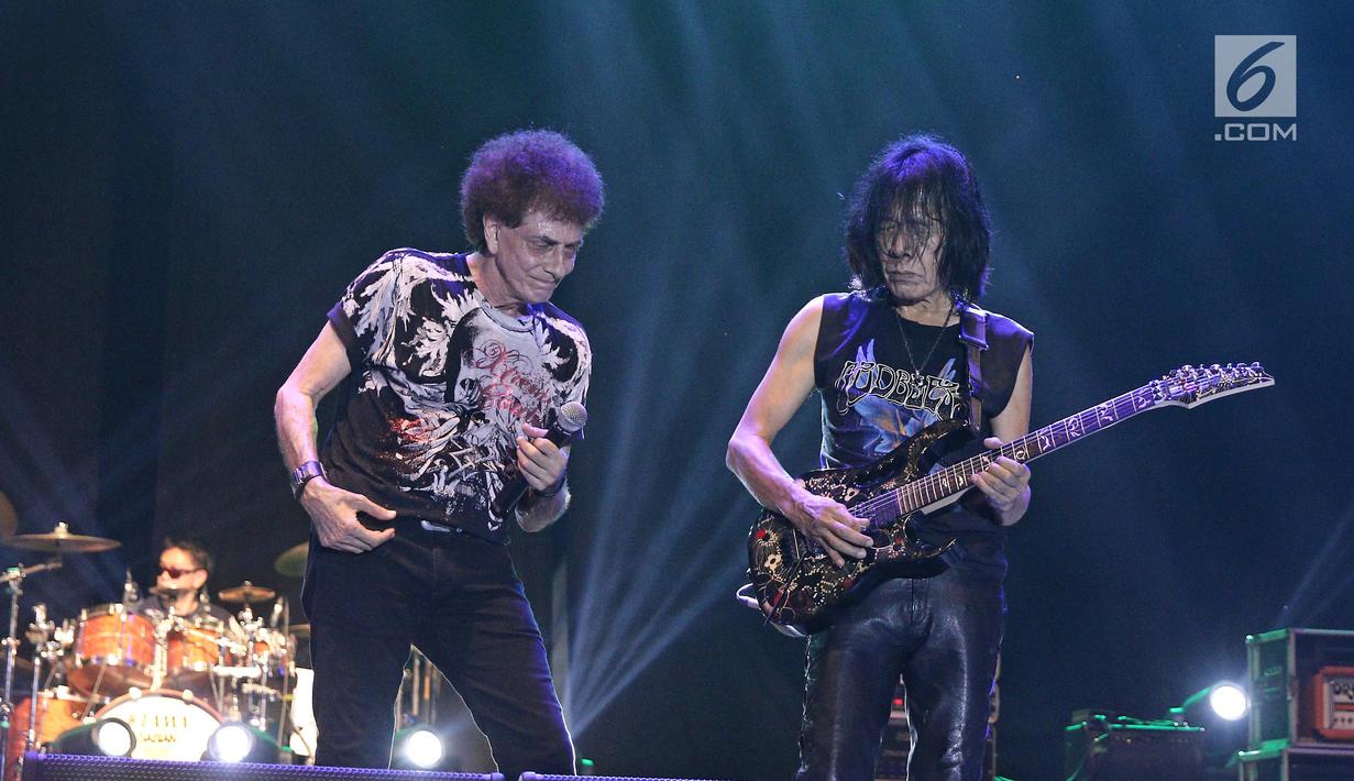 PHOTO: Bawakan 12 Lagu, God Bless Gebrak Panggung JogjaRockarta - Foto ...