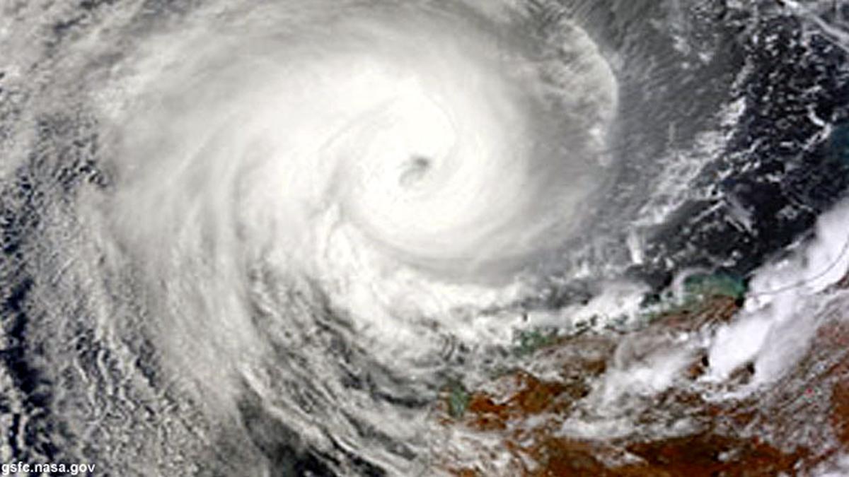 NASA: Ini Foto Badai yang Kacaukan Cuaca Indonesia & Australia - Global ...