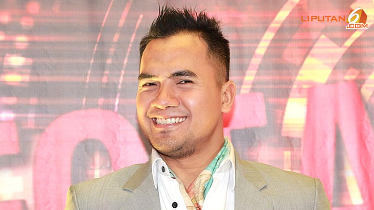 Jenguk Dewi Perssik, Saipul Jamil Bawa Manggis - ShowBiz Liputan6.com