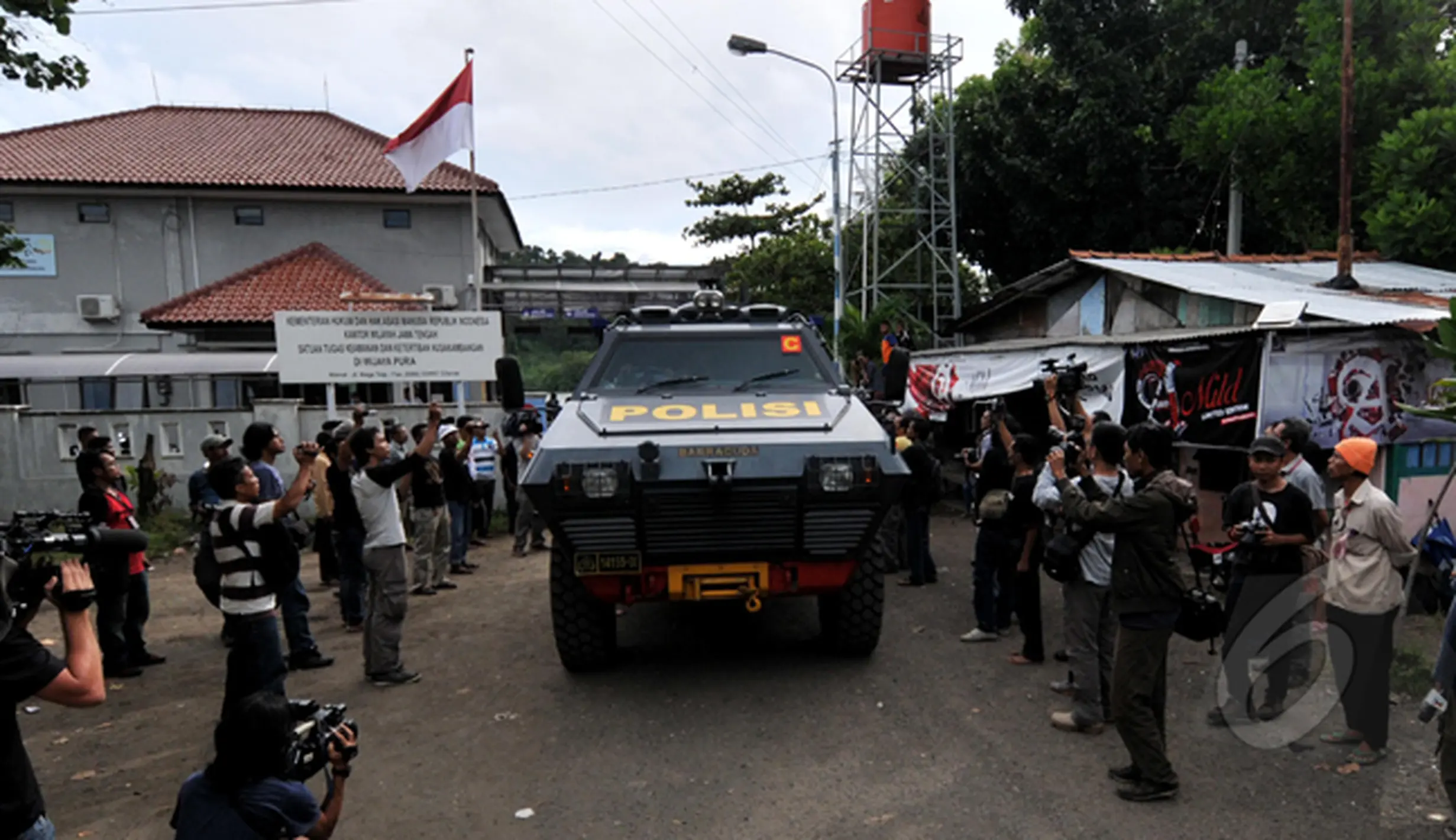 Jelang Eksekusi Mati 'Bali Nine', Nusakambangan Dijaga Ketat - Foto Liputan6.com