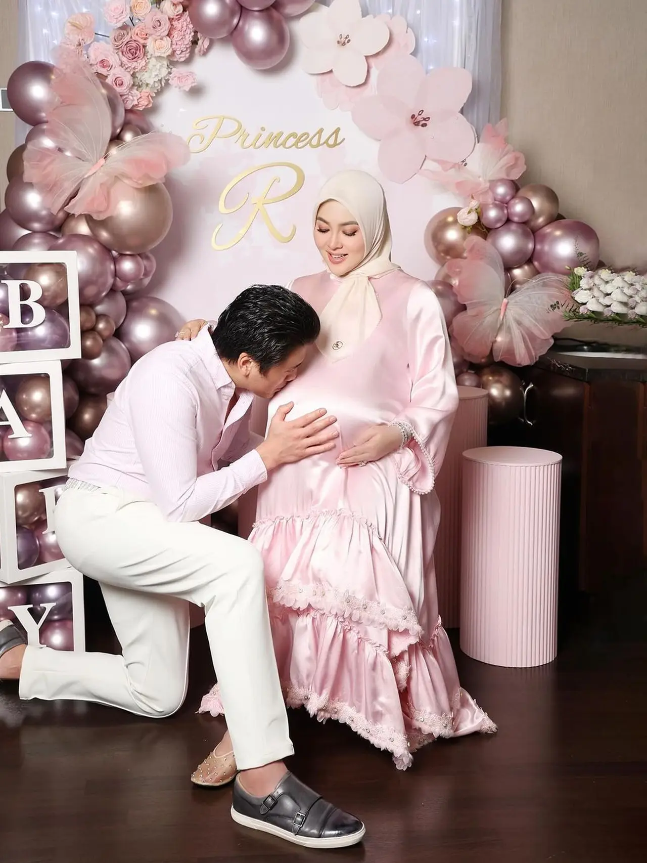 Kesaksian Adik Syahrini Gendong Anak Pertama Reino Barack: Baby R Kamu ...