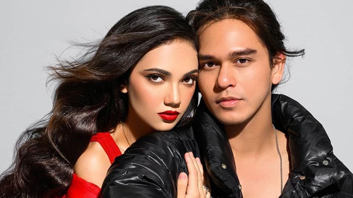 7 Gaya Pemotretan Haico Van der Veken dan Rangga Azof, Mesra Banget ...