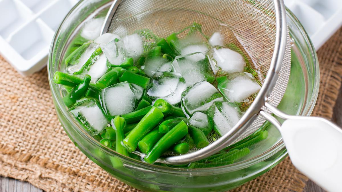 Amankah Menyimpan Sayur di Freezer? Ini Faktanya