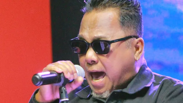 Trison Manurung Bergabung Sebagai Vokalis Band Rock Metal Lawang Pitu ...