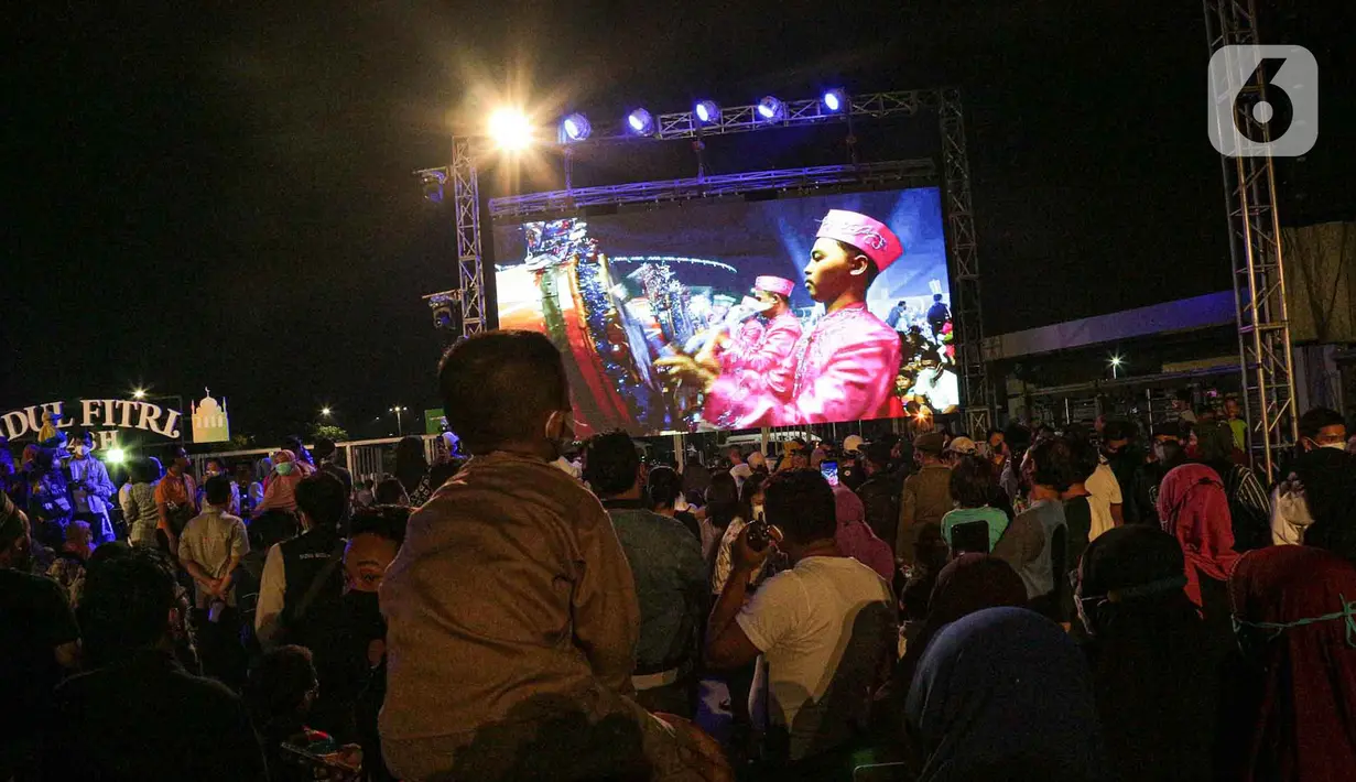 FOTO: Antusiasme Masyarakat Menyaksikan Festival Tabuh Bedug Malam ...