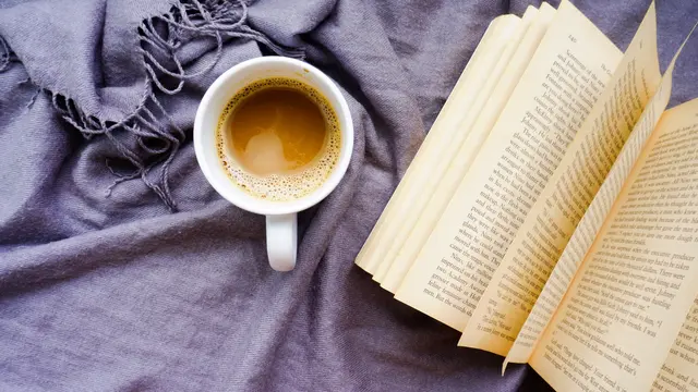 6 Cara Membuat Cover Buku yang Menarik, Bikin Pembaca Kepincut - Hot ...