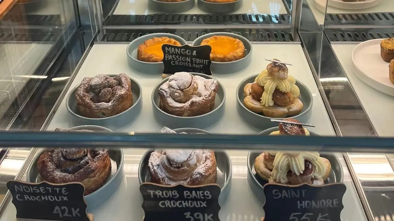 Nicholas Saputra Buka Kafe dan Toko Roti di Ubud Bali, Pastry dan ...