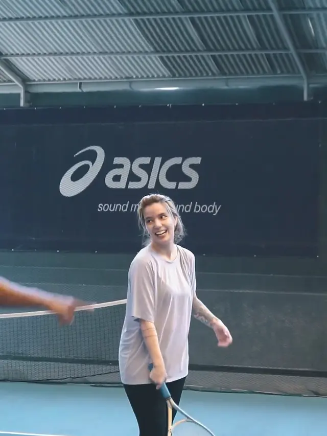 7 Potret Sheila Marcia Main Tenis Demi Redakan Depresi Postpartum ...