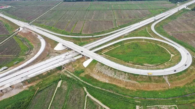 Hutama Karya Kebut Pembangunan Jalan Tol Trans Sumatera, Beberkan Progres Terkini - Regional ...