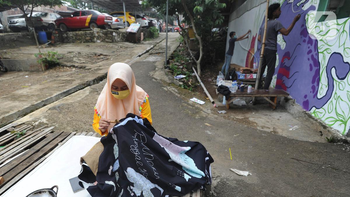 FOTO: Mural di Kampung Batik Cibuluh - Foto Liputan6.com