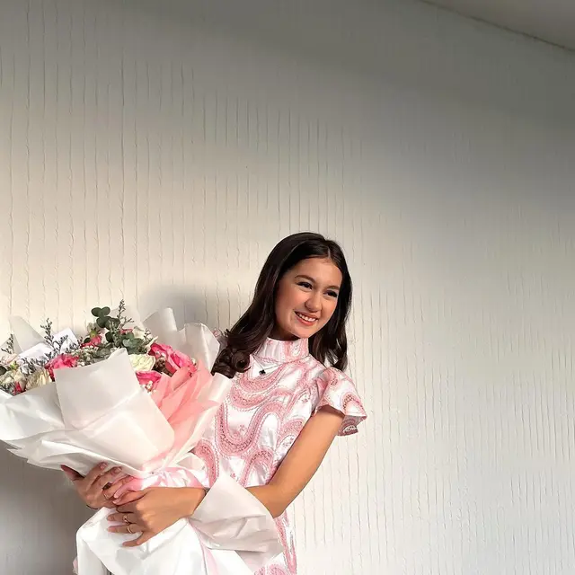 6 Potret Penampilan Artis saat Malam Tahun Baru di Bali, Pakaian Fuji ...