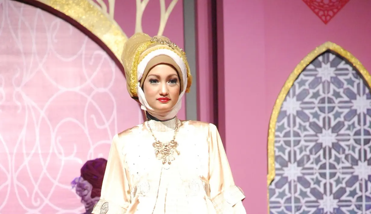 Betty Achyar, Olive Violetta - Photo Fimela.com