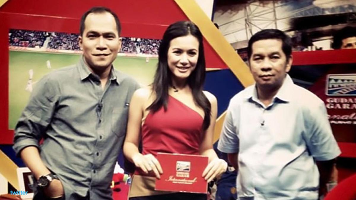 Jenazah Ricky Jo Dibawa ke Rumah Duka - ShowBiz Liputan6.com