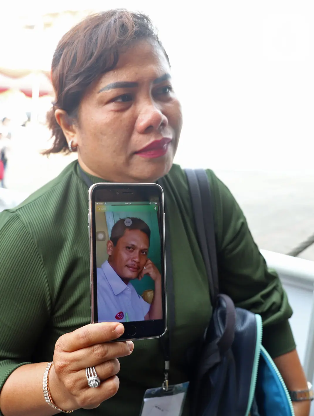 FOTO: Keluarga Tabur Bunga di Peringatan Satu Tahun Jatuhnya Lion Air ...