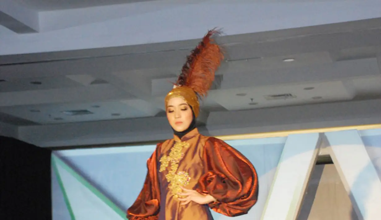 Cantiknya Warna-Warni Koleksi Busana Andy Sugix Dalam 'Value Of Indonesia' - Photo Fimela.com