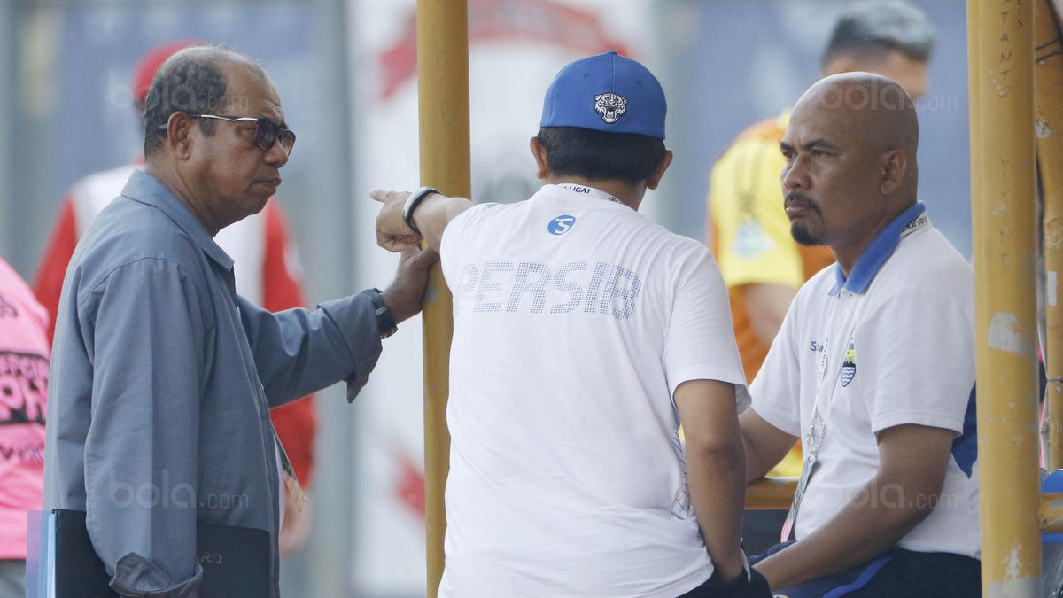 Emral Abus Buka Kartu Tantangan Saat Melatih Persib