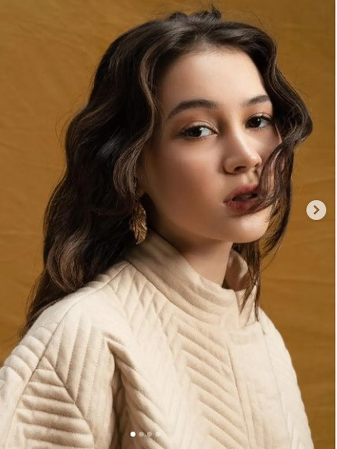 Sinopsis Gadis Titisan Jawara Indosiar dan Profil 6 Bintangnya, Sandrinna Michelle Diteror Jin ...