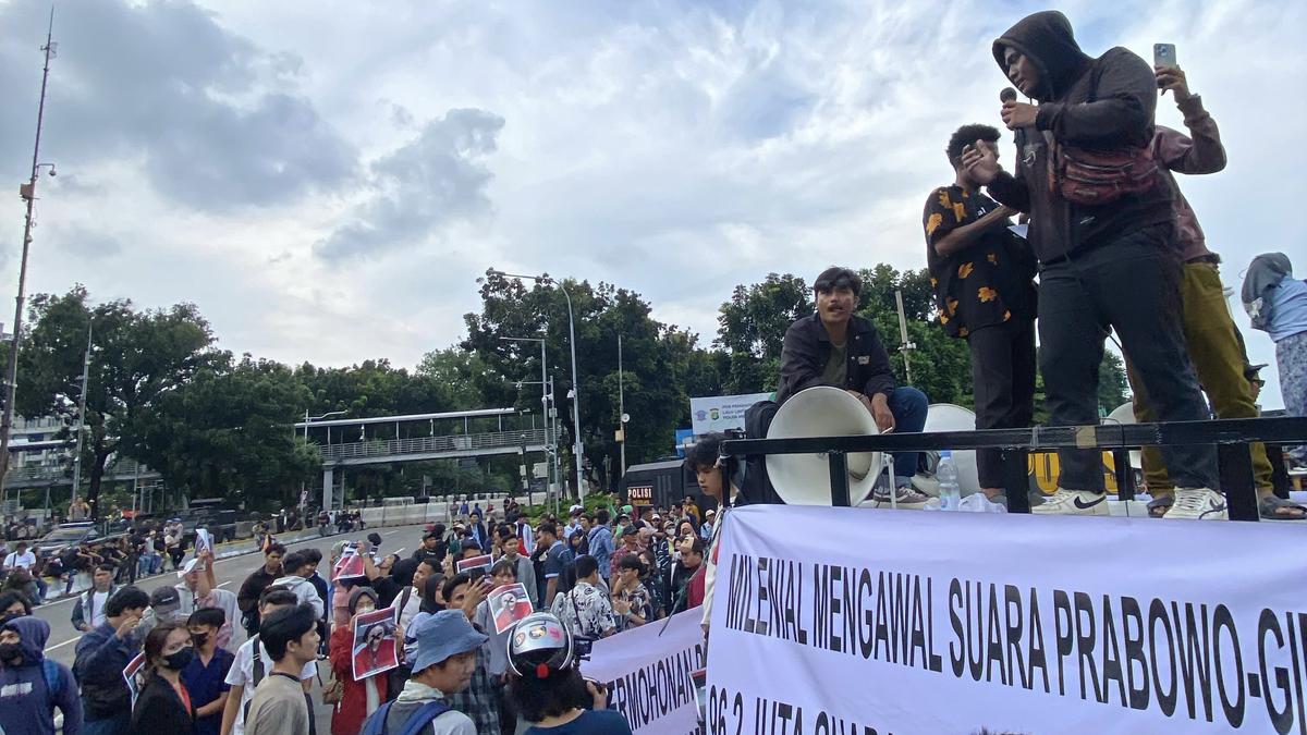 Demo Gabungan Mahasiswa: Kawal Suara Rakyat Demi Demokrasi - News ...
