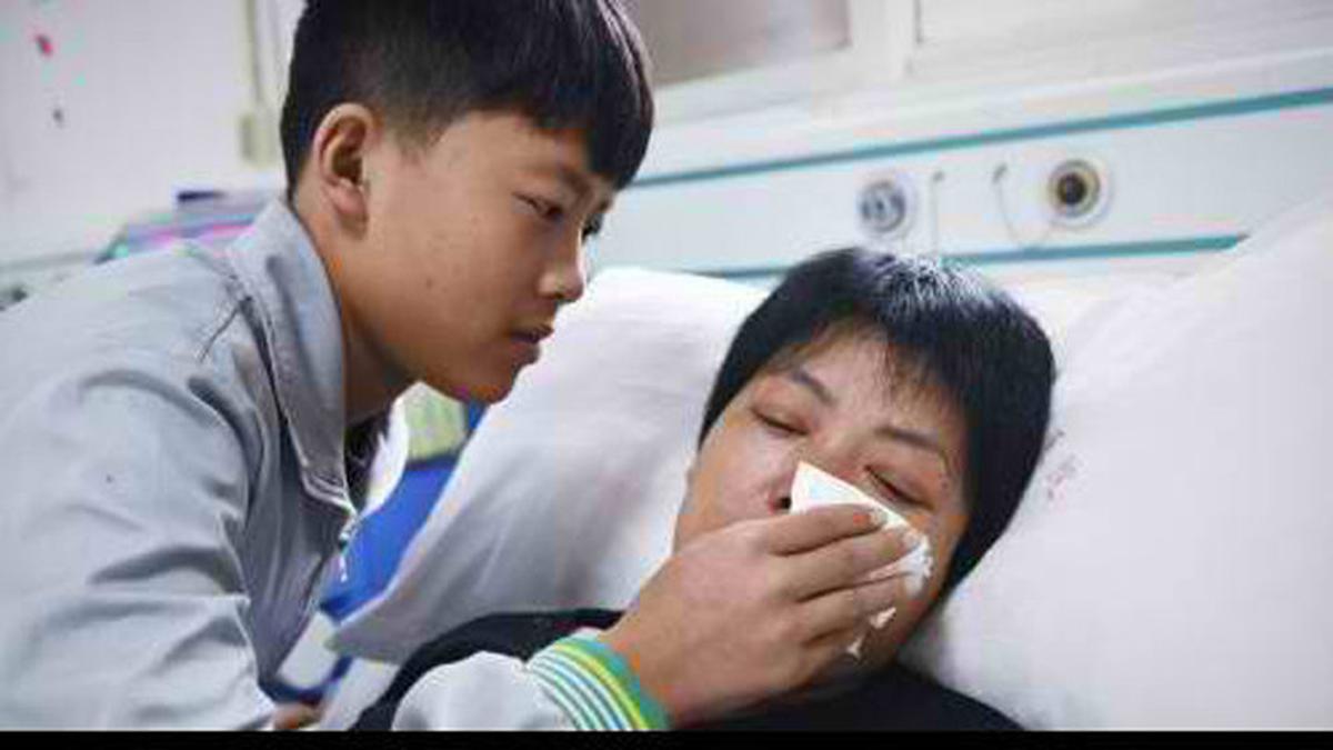 Masih 12 Tahun, Anak Ini Pilih Kerja Demi Ibu yang Sakit Keras