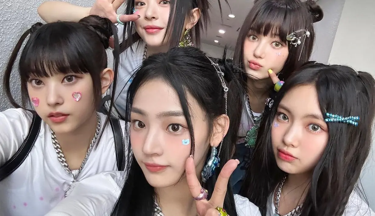 Gaya Rambut Y2K NewJeans yang Kini Ngetren Lagi, Kuncir Tinggi hingga Poni Antena - Foto ...