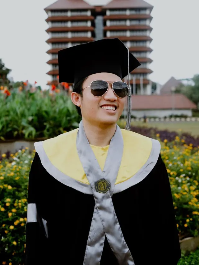 6 Potret Rizky Rizaldi, Adik Febby Rastanty yang Jarang Terekspos - Hot ...